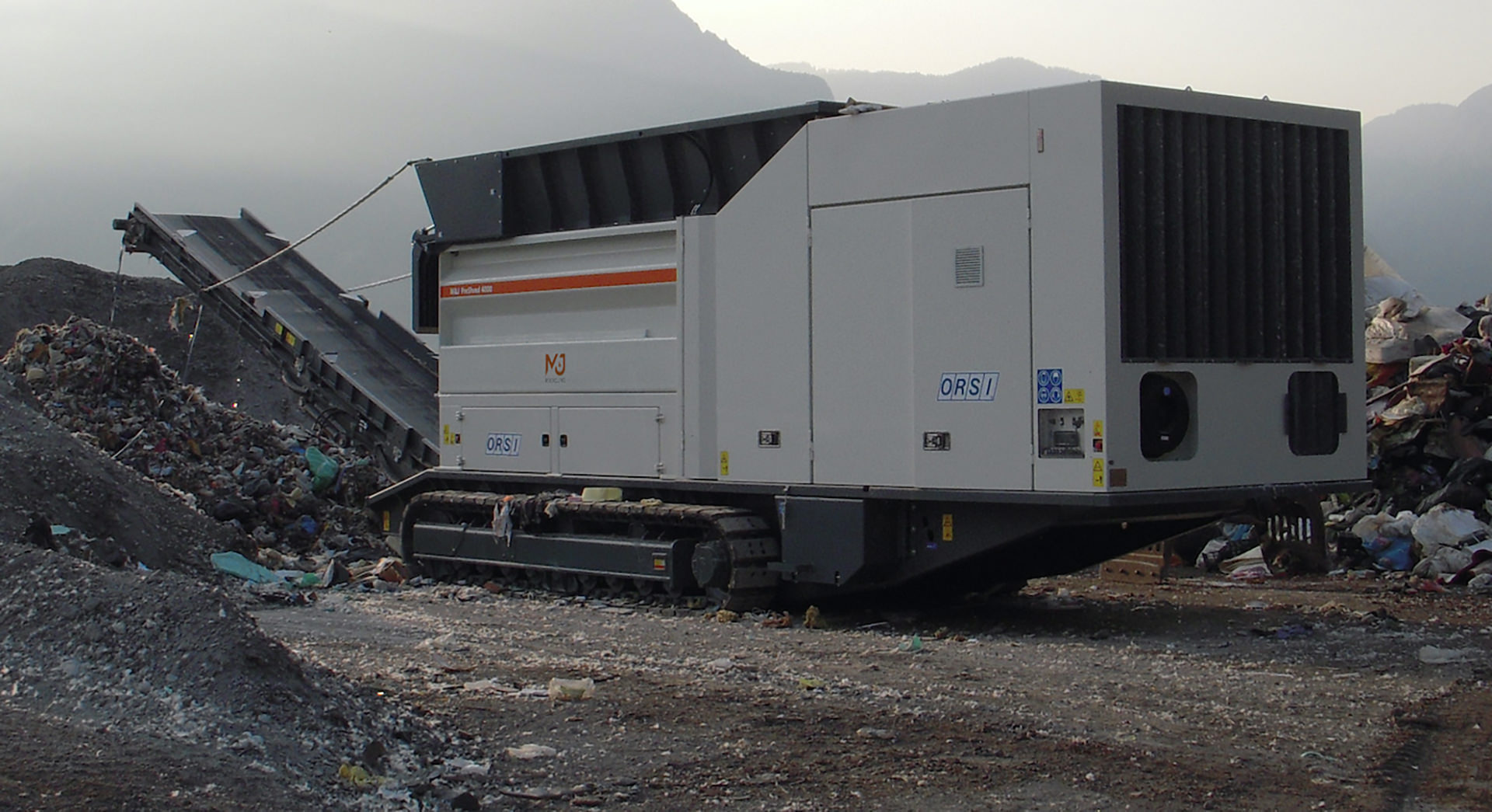 M&J M4000 Mobile Shredder Dealers UK - Earth Equipment Ltd